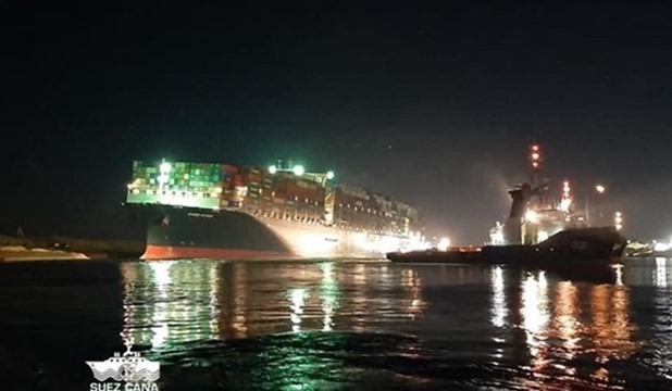 曾经有一艘集装箱船从苏伊士运河畅通无阻