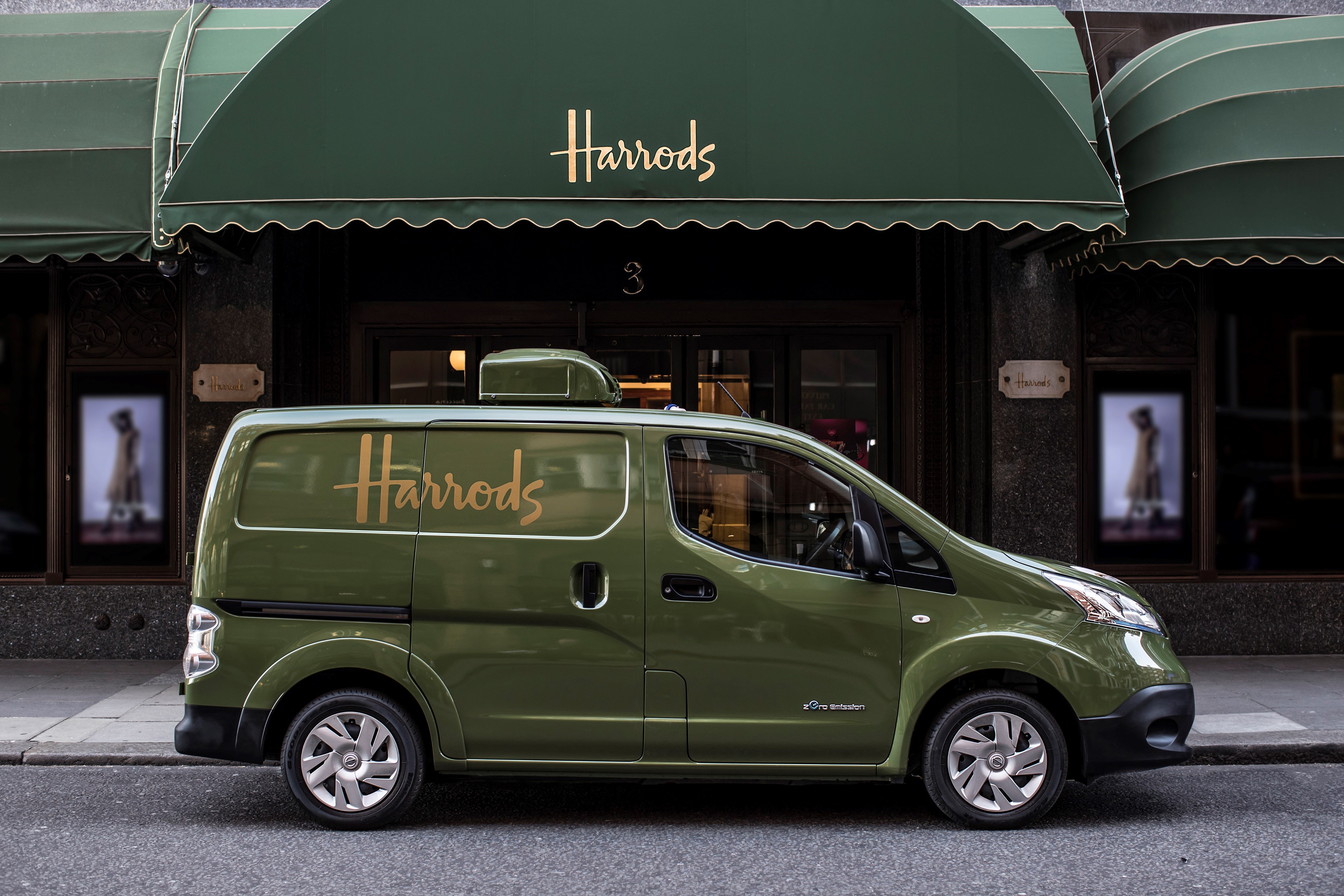 Harrods goes electric with Nissan