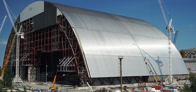 Chernobyl's giant shield takes shape